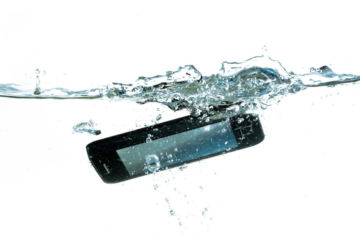 All you need to know about waterproof phones | Blog | Three